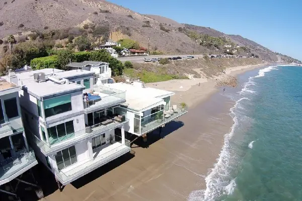 Malibu Beachfront Celebrity Villa with Ocean Views from VILLAWAY ...
