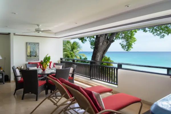 Beachfront Chic Villa with Stunning Sea View from VILLAWAY® | VILLAWAY®