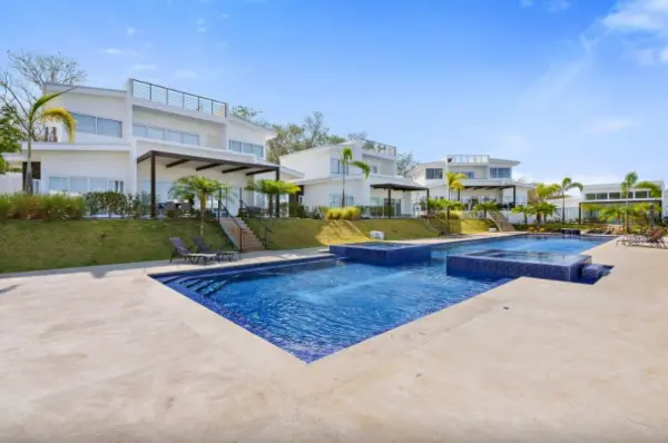 Pocket Listing: Deluxe Villa with Olympic Size Lap Pool, Two Jacuzzis ...