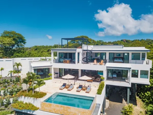 Radiant Contemporary Villa with Ocean Views, Private Pool, and Tropical ...