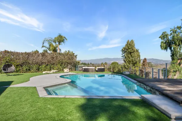 Inviting 5 Bedroom Villa with Iconic '60s Pool Design from VILLAWAY ...