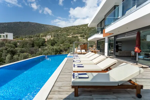 Exquisite 2-Story Turkish Villa with Private Infinity Pool, Jacuzzi ...