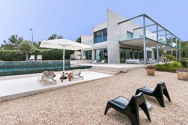 Superb Refinement in this Spanish Villa with Infinity Pool from ...