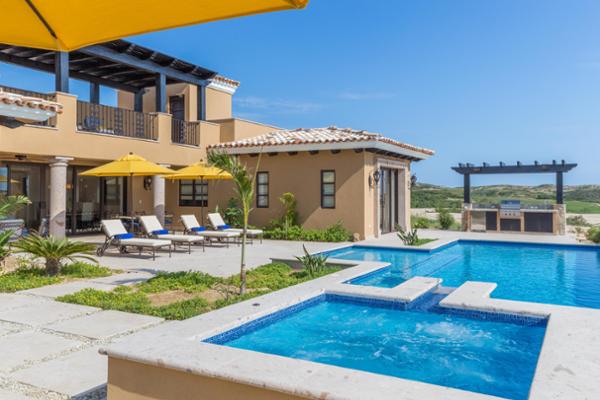 Luxury Diamante Golf Villa with Large Infinity Pool and Hot Tub with ...